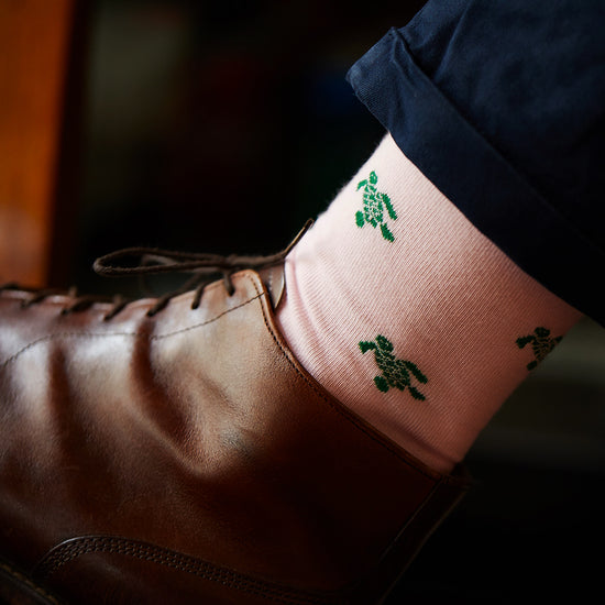 Turtle Socks - Men's Mid Calf - Green on Pink – SummerTies